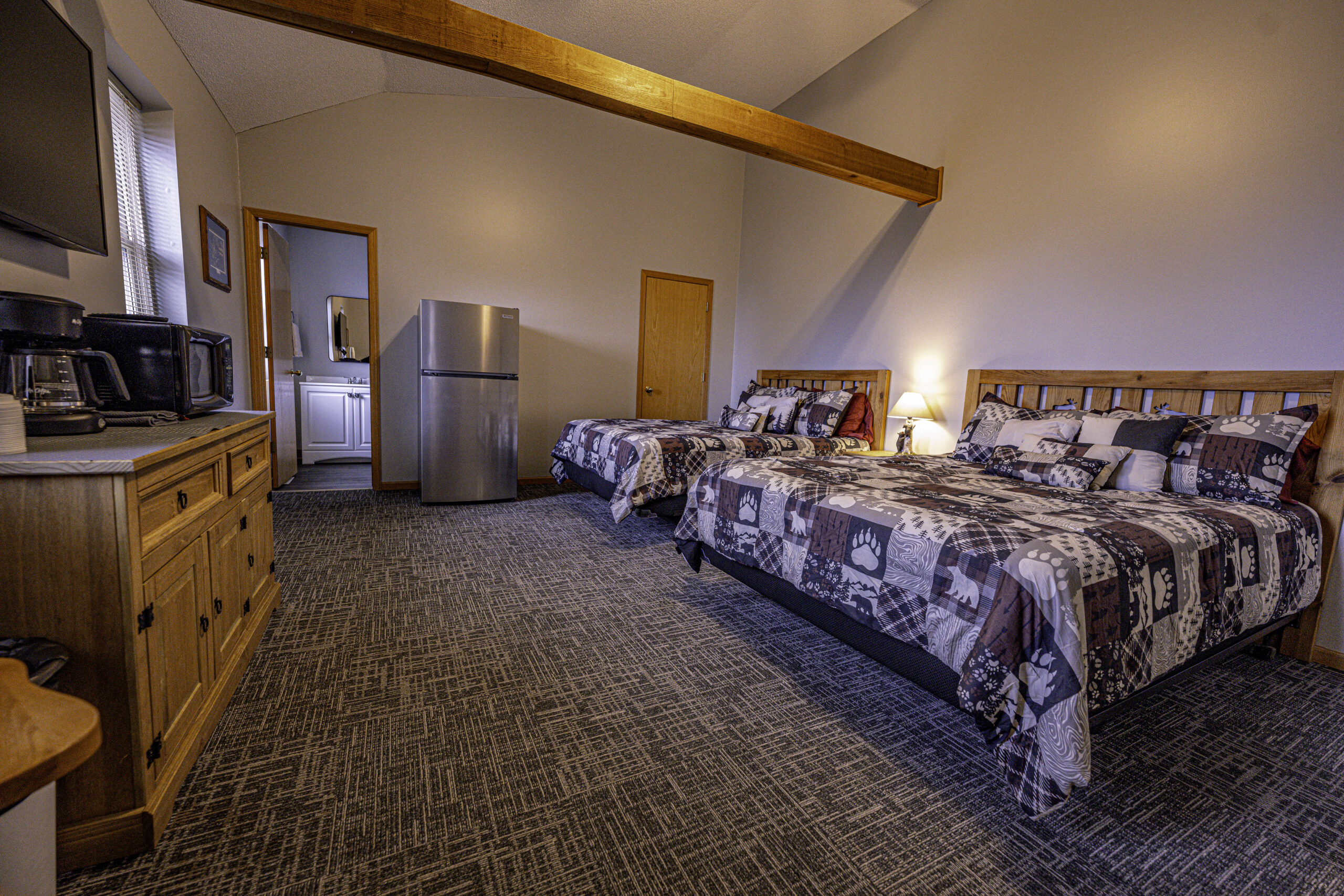 Motel Rooms - Nitti's Hunters Point Resort